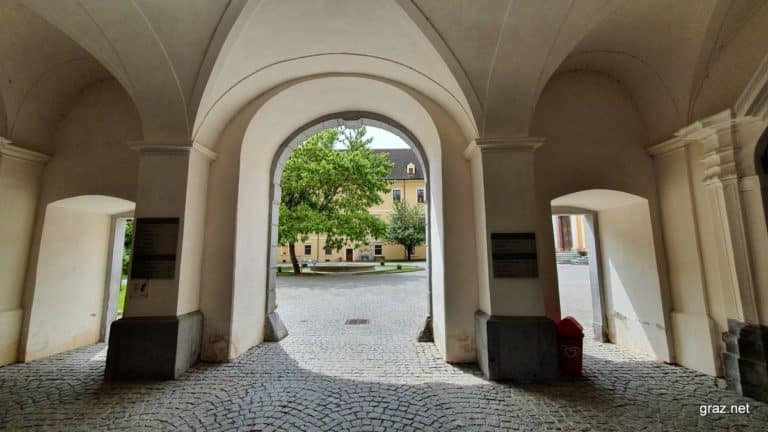 Stift Rein - Infos zum Welt-ältesten Zisterzienserkloster - Fotos